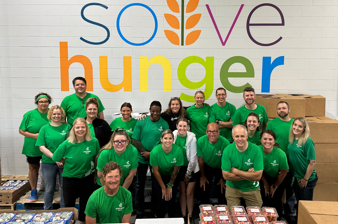 Associated Bank Day of Service featured hundreds of colleagues ...